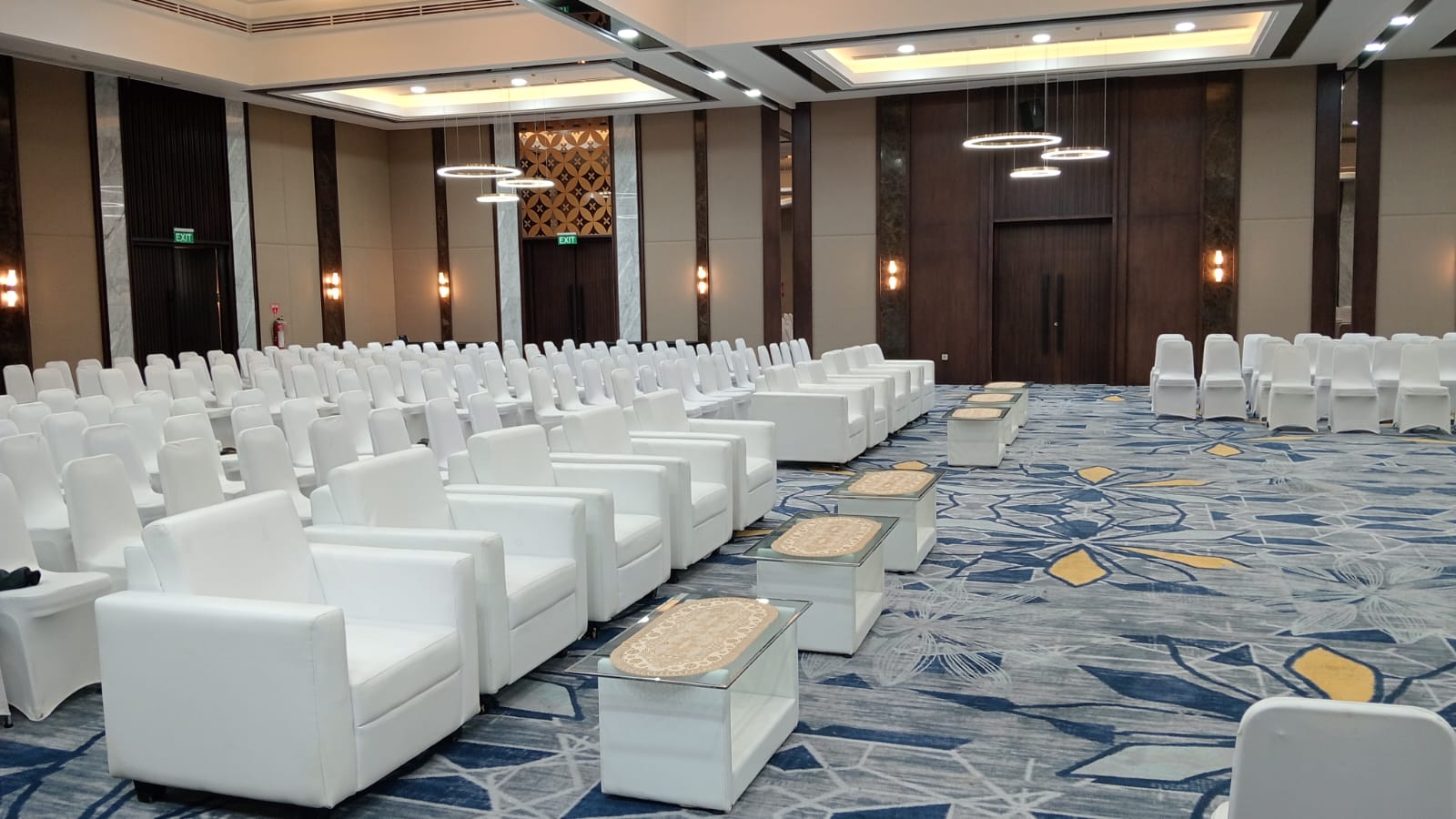Sewa Sofa VIP Single Jakarta - Design Mewah dan Elegan